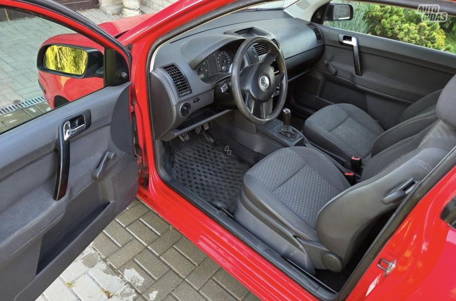 Red Volkswagen Polo 2003 in Kaunas, with an engine capacity of 1.90 L and mileage of 260 thousand km for 650 €, photo 14 on AUTOMOTO.COM.LV
