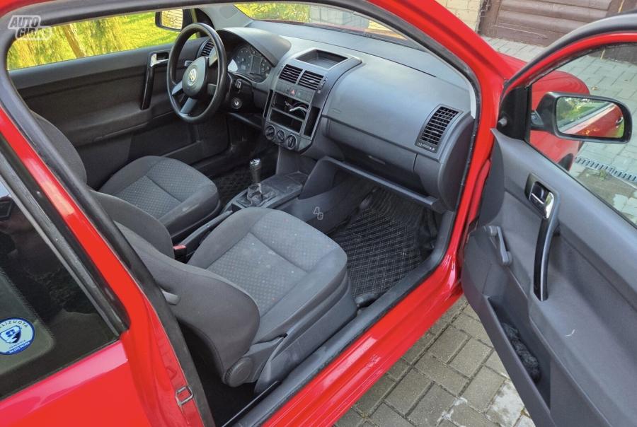 Red Volkswagen Polo 2003 in Kaunas, with an engine capacity of 1.90 L and mileage of 260 thousand km for 650 €, photo 15 on AUTOMOTO.COM.LV