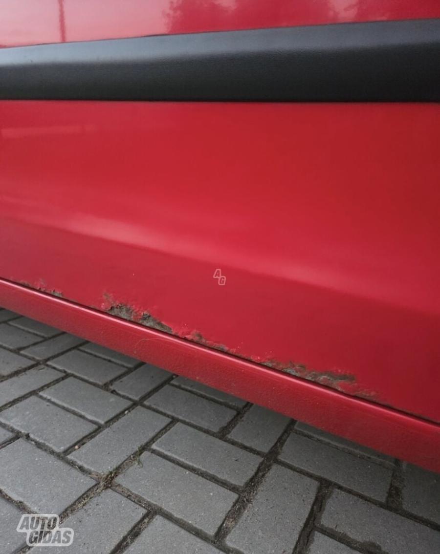 Red Volkswagen Polo 2003 in Kaunas, with an engine capacity of 1.90 L and mileage of 260 thousand km for 650 €, photo 18 on AUTOMOTO.COM.LV