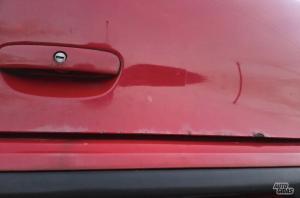Red Volkswagen Polo 2003 in Kaunas, with an engine capacity of 1.90 L and mileage of 260 thousand km for 650 €, photo 20 on AUTOMOTO.COM.LV