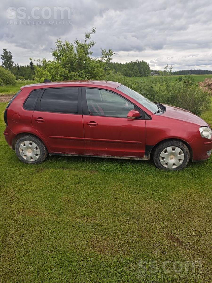 Sarkans Volkswagen Polo 2006 Jēkabpils, ar dzinēja tilpumu 1.40 L un nobraukumu 259 tūkst. km par 450 €, foto 3 vietnē AUTOMOTO.COM.LV