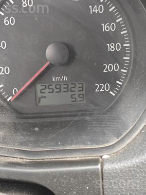 Sarkans Volkswagen Polo 2006 Jēkabpils, ar dzinēja tilpumu 1.40 L un nobraukumu 259 tūkst. km par 450 €, foto 6 vietnē AUTOMOTO.COM.LV