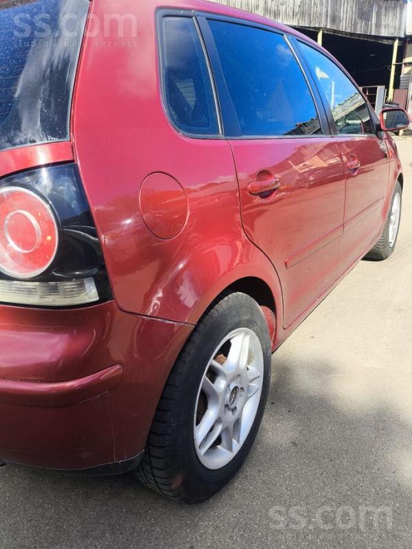 Red Volkswagen Polo 2006 in Riga, with an engine capacity of 1.40 L and mileage of 260 thousand km for 1850 €, photo 8 on AUTOMOTO.COM.LV