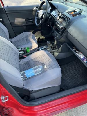 Sarkans Volkswagen Polo 2006 Tallina, ar dzinēja tilpumu 0.00 L un nobraukumu 248 tūkst. km par 1990 €, foto 11 vietnē AUTOMOTO.COM.LV