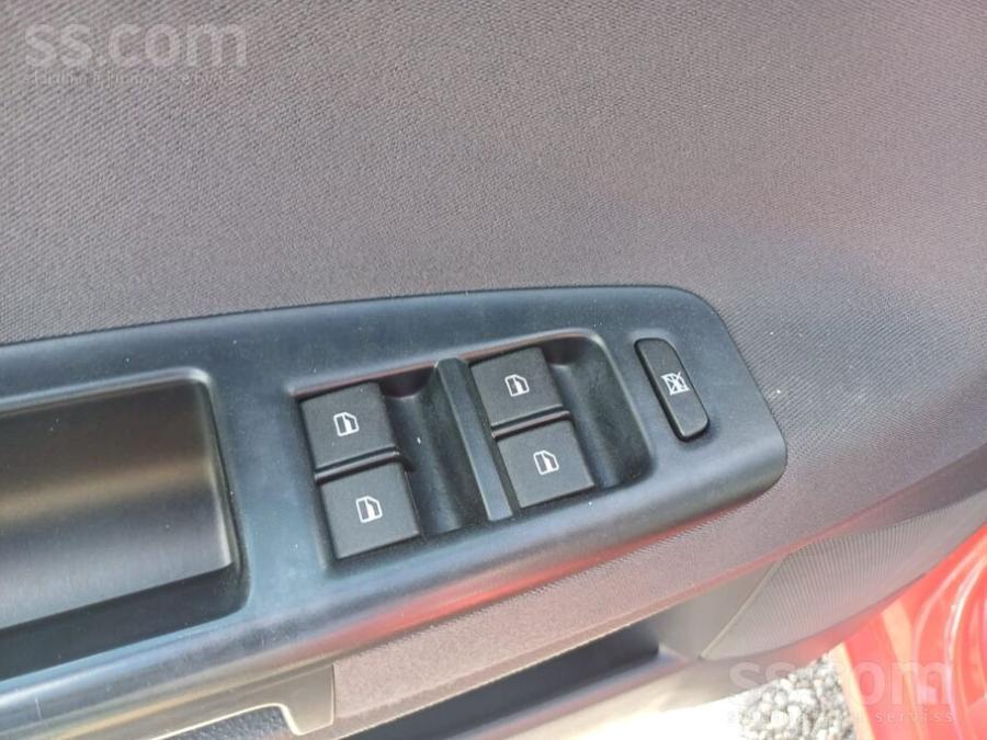 Sarkans Volkswagen Polo 2006 Daugavpils, ar dzinēja tilpumu 1.90 L un nobraukumu 0 tūkst. km par 3700 €, foto 10 vietnē AUTOMOTO.COM.LV