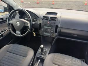 Sarkans Volkswagen Polo 2006 Daugavpils, ar dzinēja tilpumu 1.90 L un nobraukumu 0 tūkst. km par 3700 €, foto 14 vietnē AUTOMOTO.COM.LV