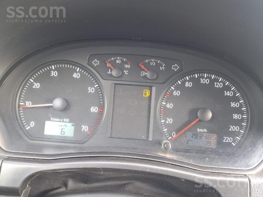 Sarkans Volkswagen Polo 2007 Rīga, ar dzinēja tilpumu 1.20 L un nobraukumu 193 tūkst. km par 1250 €, foto 13 vietnē AUTOMOTO.COM.LV