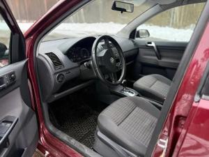 Red Volkswagen Polo 2007 in Riga, with an engine capacity of 1.40 L and mileage of 268 thousand km for 1700 €, photo 10 on AUTOMOTO.COM.LV