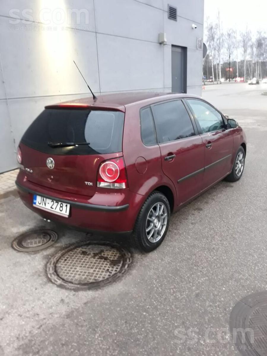 Red Volkswagen Polo 2007 in Riga, with an engine capacity of 1.40 L and mileage of 258 thousand km for 2000 €, photo 4 on AUTOMOTO.COM.LV