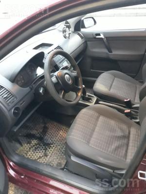 Red Volkswagen Polo 2007 in Riga, with an engine capacity of 1.40 L and mileage of 258 thousand km for 2000 €, photo 5 on AUTOMOTO.COM.LV