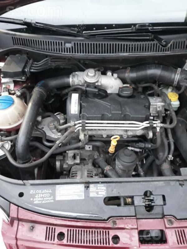 Red Volkswagen Polo 2007 in Riga, with an engine capacity of 1.40 L and mileage of 258 thousand km for 2000 €, photo 5 on AUTOMOTO.COM.LV