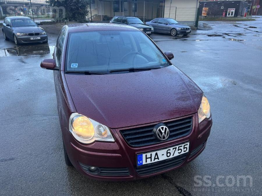 Red Volkswagen Polo 2008 in Riga, with an engine capacity of 1.40 L and mileage of 315 thousand km for 400 €, photo 1 on AUTOMOTO.COM.LV