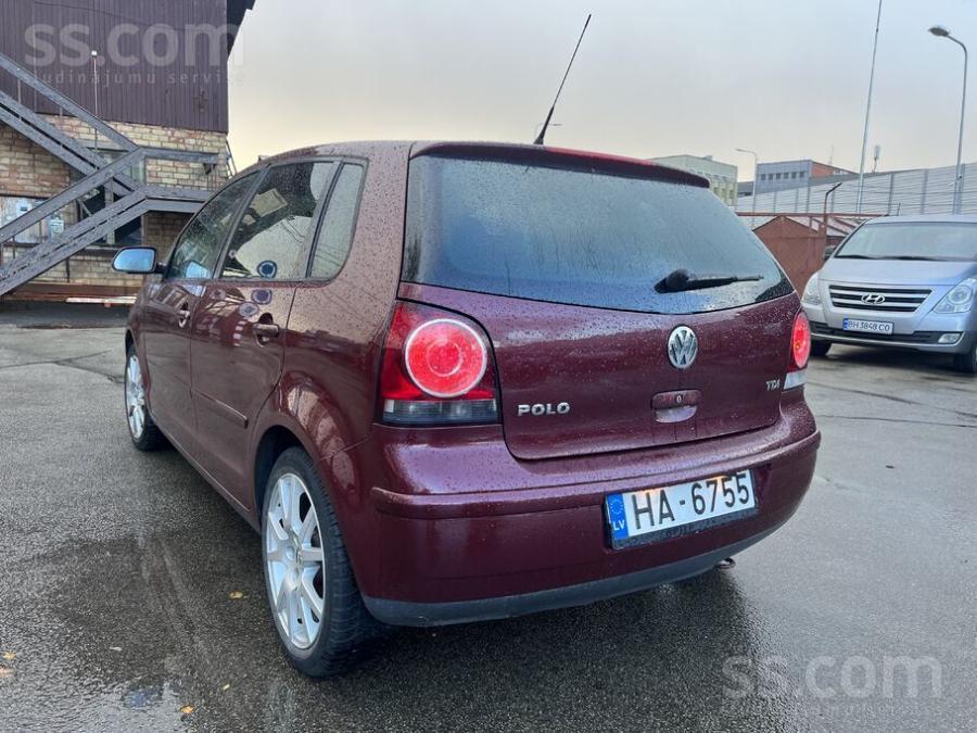Red Volkswagen Polo 2008 in Riga, with an engine capacity of 1.40 L and mileage of 315 thousand km for 400 €, photo 12 on AUTOMOTO.COM.LV