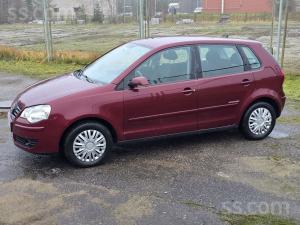 Red Volkswagen Polo 2008 in Ogre, with an engine capacity of 1.20 L and mileage of 284 thousand km for 2150 €, photo 4 on AUTOMOTO.COM.LV