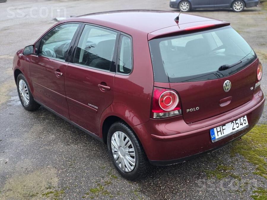 Red Volkswagen Polo 2008 in Ogre, with an engine capacity of 1.20 L and mileage of 284 thousand km for 2150 €, photo 6 on AUTOMOTO.COM.LV