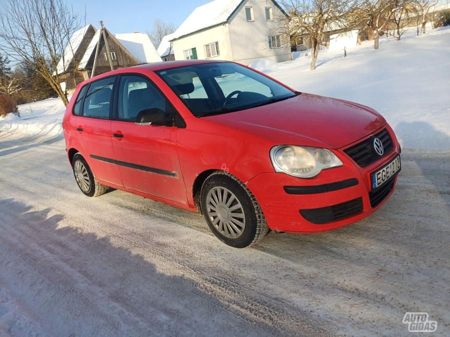 Red Volkswagen Polo 2008 in Vilnius, with an engine capacity of 1.20 L and mileage of 139 thousand km for 1250 €, photo 4 on AUTOMOTO.COM.LV