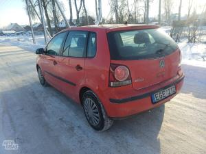 Red Volkswagen Polo 2008 in Vilnius, with an engine capacity of 1.20 L and mileage of 139 thousand km for 1250 €, photo 7 on AUTOMOTO.COM.LV