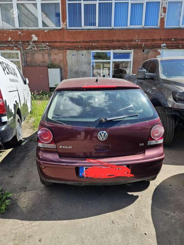Red Volkswagen Polo 2008 in Klaipeda, with an engine capacity of 1.39 L and mileage of 192 thousand km for 1200 €, photo 2 on AUTOMOTO.COM.LV
