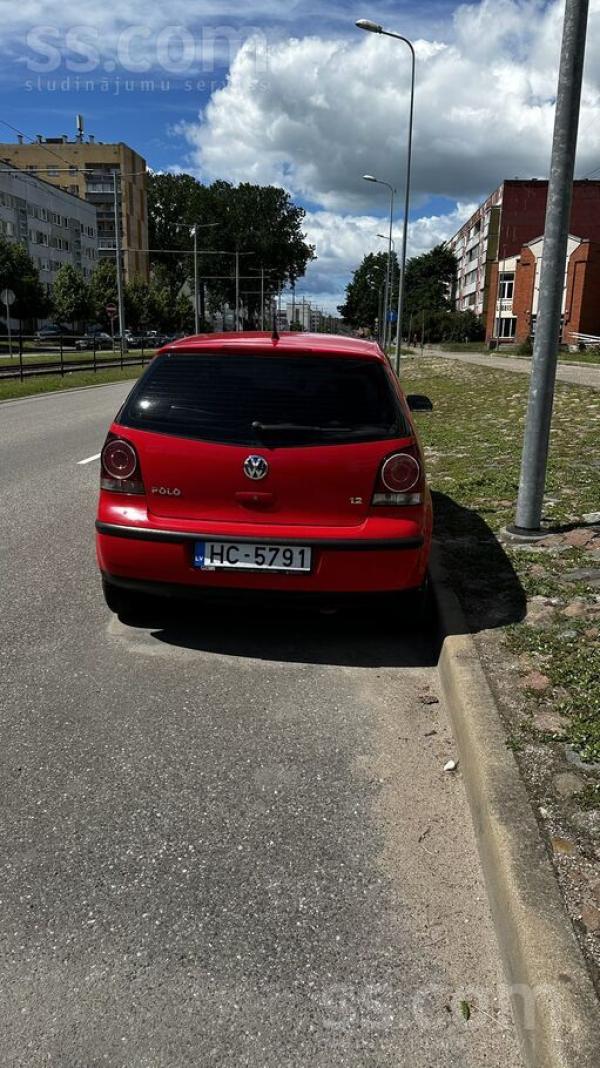 Sarkans Volkswagen Polo 2008 Liepāja, ar dzinēja tilpumu 1.20 L un nobraukumu 77 tūkst. km par 1500 €, foto 4 vietnē AUTOMOTO.COM.LV