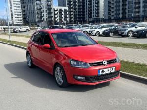 Sarkans Volkswagen Polo 2009 Rīga, ar dzinēja tilpumu 1.60 L un nobraukumu 260 tūkst. km par 2200 €, foto  vietnē AUTOMOTO.COM.LV