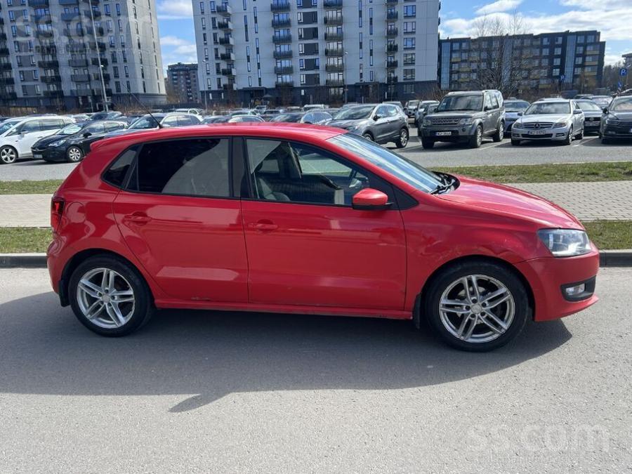 Sarkans Volkswagen Polo 2009 Rīga, ar dzinēja tilpumu 1.60 L un nobraukumu 260 tūkst. km par 2200 €, foto 3 vietnē AUTOMOTO.COM.LV