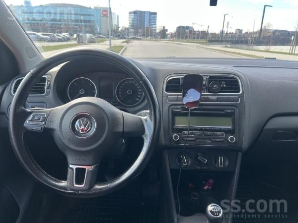 Sarkans Volkswagen Polo 2009 Rīga, ar dzinēja tilpumu 1.60 L un nobraukumu 260 tūkst. km par 2200 €, foto 5 vietnē AUTOMOTO.COM.LV