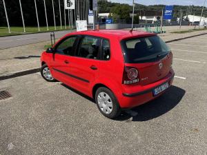 Sarkans Volkswagen Polo 2009 Viļņa, ar dzinēja tilpumu 1.20 L un nobraukumu 179 tūkst. km par 1600 €, foto  vietnē AUTOMOTO.COM.LV