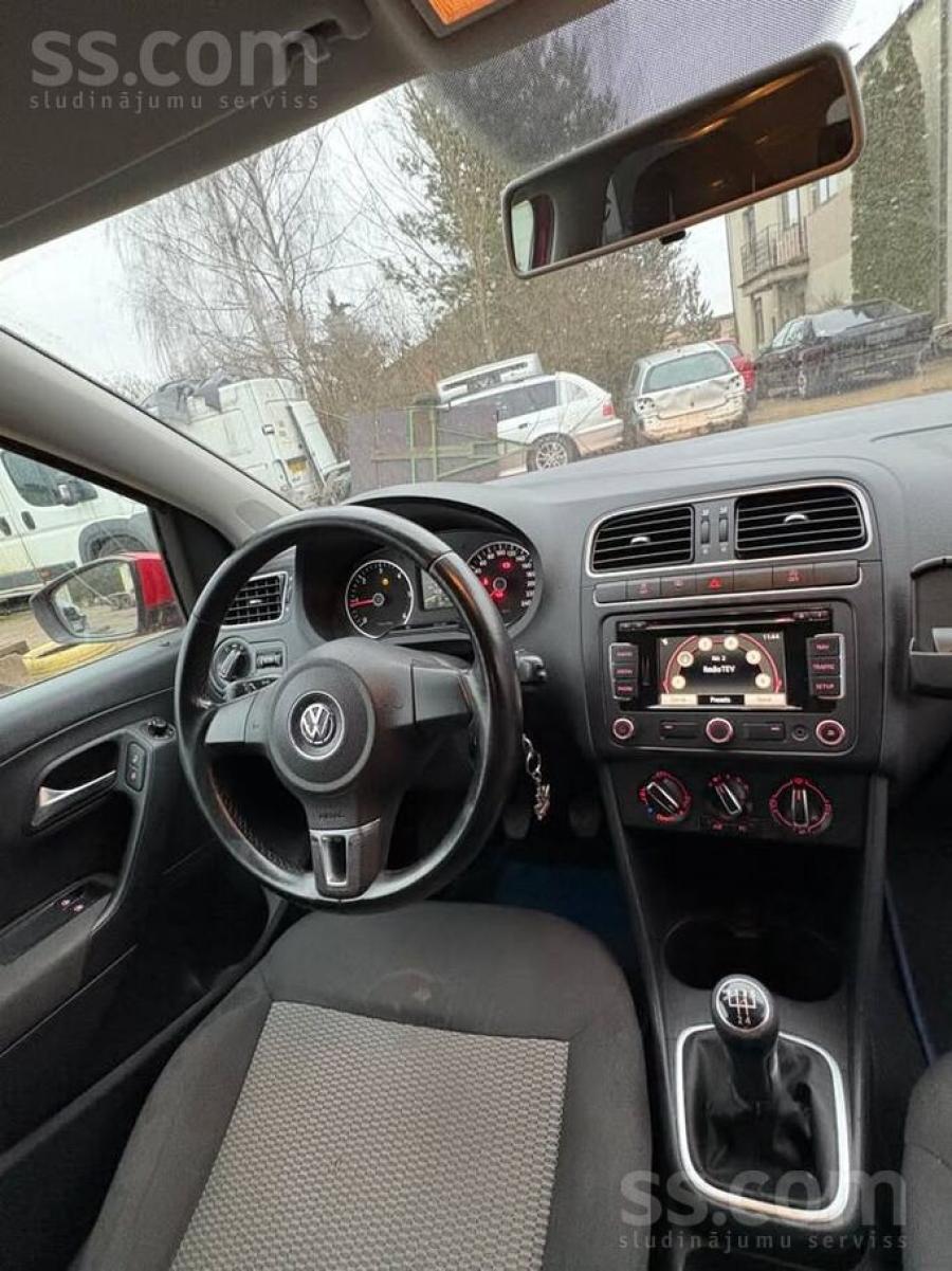 Sarkans Volkswagen Polo 2010 Rīga, ar dzinēja tilpumu 1.20 L un nobraukumu 409 tūkst. km par 3200 €, foto 2 vietnē AUTOMOTO.COM.LV