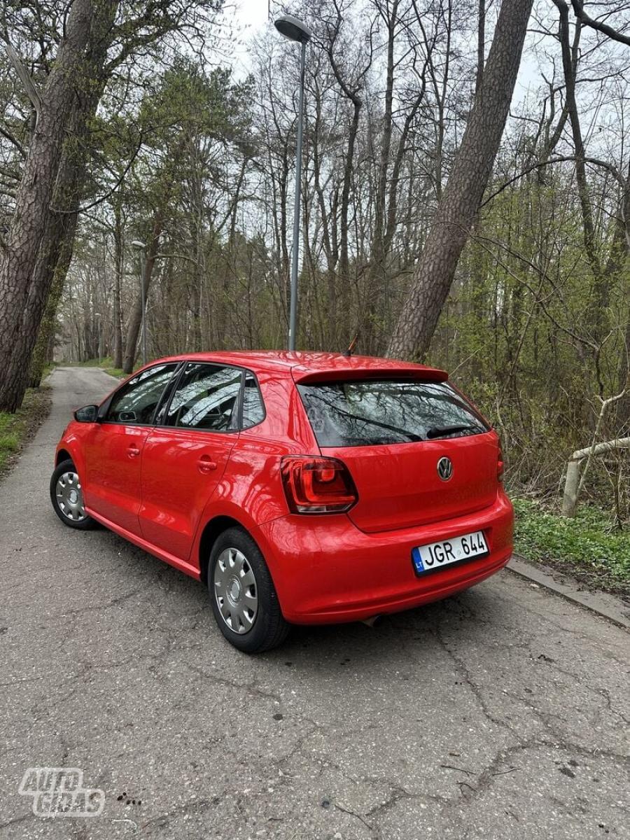 Sarkans Volkswagen Polo 2010 Klaipėda, ar dzinēja tilpumu 1.60 L un nobraukumu 230 tūkst. km par 4150 €, foto 6 vietnē AUTOMOTO.COM.LV