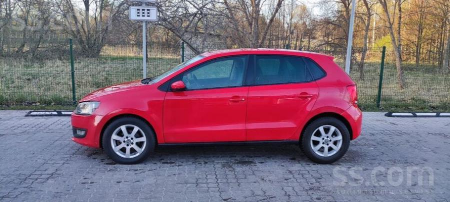Sarkans Volkswagen Polo 2010 Talsi, ar dzinēja tilpumu 1.60 L un nobraukumu 281 tūkst. km par 2370 €, foto 3 vietnē AUTOMOTO.COM.LV