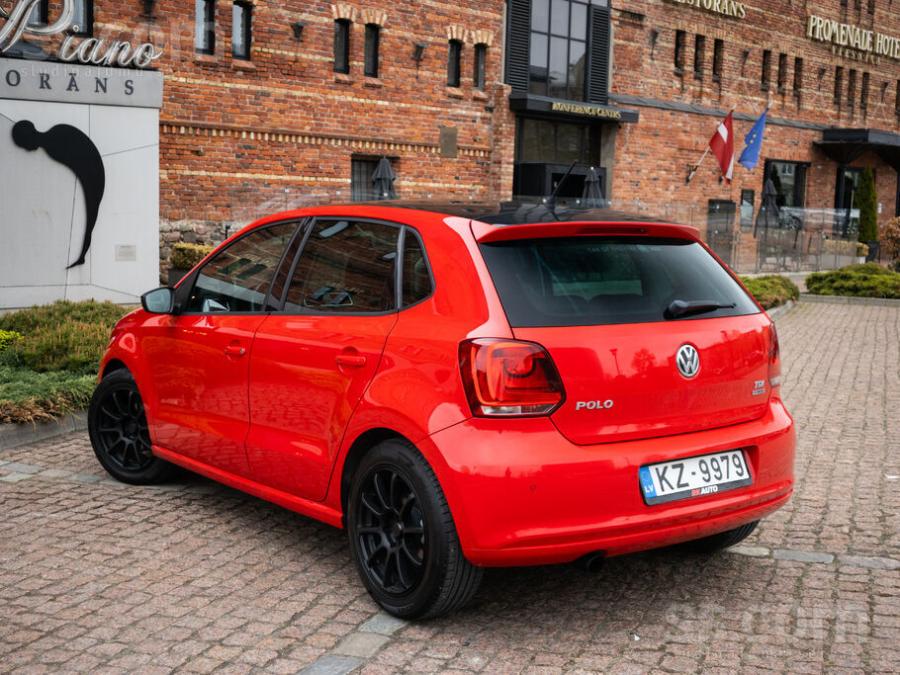 Sarkans Volkswagen Polo 2010 Liepāja, ar dzinēja tilpumu 1.60 L un nobraukumu 309 tūkst. km par 3750 €, foto 5 vietnē AUTOMOTO.COM.LV