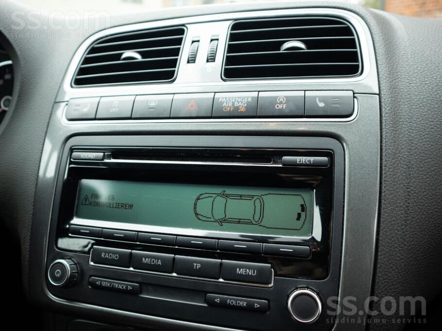 Sarkans Volkswagen Polo 2010 Liepāja, ar dzinēja tilpumu 1.60 L un nobraukumu 309 tūkst. km par 3750 €, foto 23 vietnē AUTOMOTO.COM.LV