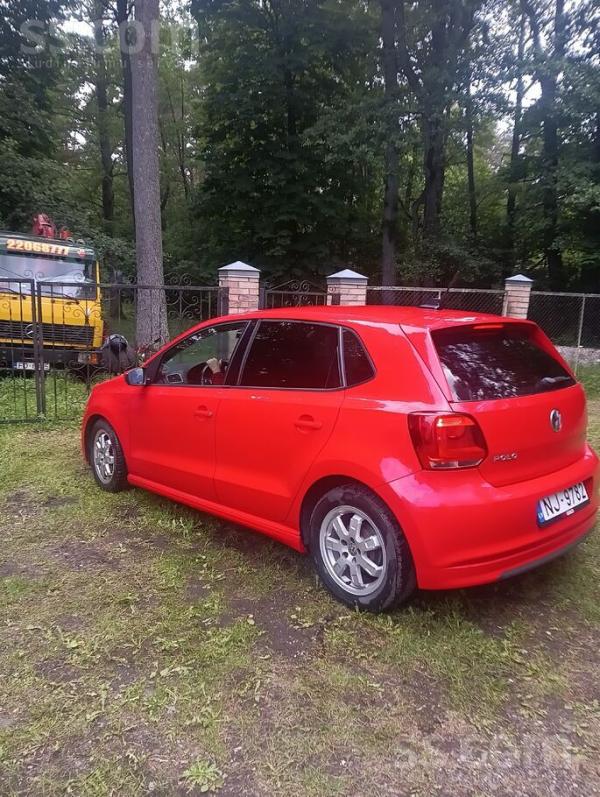 Red Volkswagen Polo 2010 in Riga, with an engine capacity of 1.20 L and mileage of 416 thousand km for 2950 €, photo 6 on AUTOMOTO.COM.LV