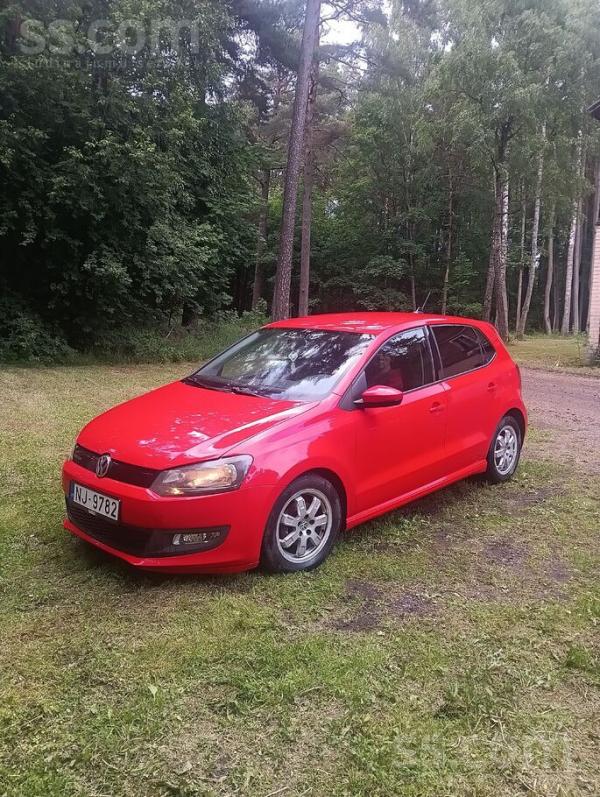 Red Volkswagen Polo 2010 in Riga, with an engine capacity of 1.20 L and mileage of 416 thousand km for 2950 €, photo 8 on AUTOMOTO.COM.LV