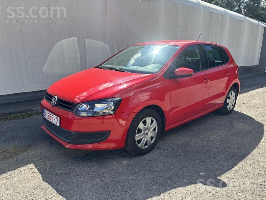 Red Volkswagen Polo 2010 in Ogre, with an engine capacity of 1.40 L and mileage of 232 thousand km for 3990 €, photo 4 on AUTOMOTO.COM.LV