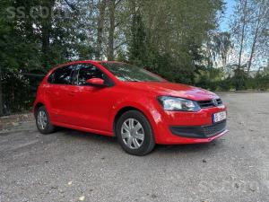Red Volkswagen Polo 2010 in Ogre, with an engine capacity of 1.40 L and mileage of 232 thousand km for 3990 €, photo 10 on AUTOMOTO.COM.LV