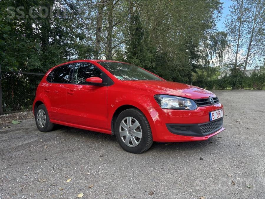 Red Volkswagen Polo 2010 in Ogre, with an engine capacity of 1.40 L and mileage of 232 thousand km for 3990 €, photo 10 on AUTOMOTO.COM.LV