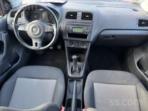 Red Volkswagen Polo 2010 in Ogre, with an engine capacity of 1.40 L and mileage of 232 thousand km for 3990 €, photo 12 on AUTOMOTO.COM.LV