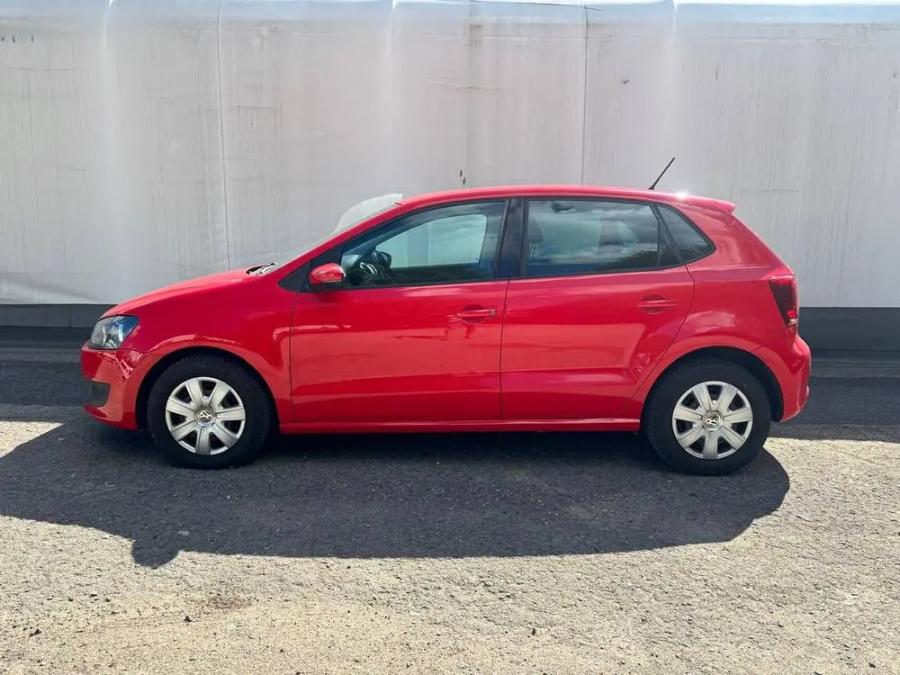 Sarkans Volkswagen Polo 2010 Ogre, ar dzinēja tilpumu 1.40 L un nobraukumu 232 tūkst. km par 3990 €, foto 1 vietnē AUTOMOTO.COM.LV