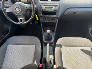 Sarkans Volkswagen Polo 2010 Ogre, ar dzinēja tilpumu 1.40 L un nobraukumu 232 tūkst. km par 3990 €, foto 10 vietnē AUTOMOTO.COM.LV