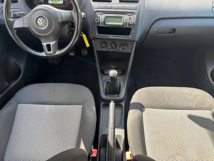 Sarkans Volkswagen Polo 2010 Ogre, ar dzinēja tilpumu 1.40 L un nobraukumu 232 tūkst. km par 3990 €, foto 10 vietnē AUTOMOTO.COM.LV