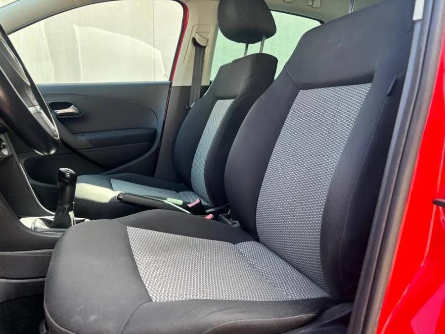 Sarkans Volkswagen Polo 2010 Ogre, ar dzinēja tilpumu 1.40 L un nobraukumu 232 tūkst. km par 3990 €, foto 11 vietnē AUTOMOTO.COM.LV
