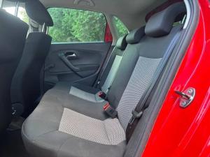 Sarkans Volkswagen Polo 2010 Ogre, ar dzinēja tilpumu 1.40 L un nobraukumu 232 tūkst. km par 3990 €, foto 13 vietnē AUTOMOTO.COM.LV
