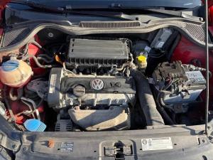 Sarkans Volkswagen Polo 2010 Ogre, ar dzinēja tilpumu 1.40 L un nobraukumu 232 tūkst. km par 3990 €, foto 15 vietnē AUTOMOTO.COM.LV