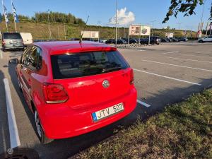 Red Volkswagen Polo 2010 in Vilnius, with an engine capacity of 1.20 L and mileage of 122 thousand km for 3900 €, photo 5 on AUTOMOTO.COM.LV