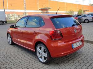 Sarkans Volkswagen Polo 2010 Viļņa, ar dzinēja tilpumu 1.60 L un nobraukumu 300 tūkst. km par 3350 €, foto 3 vietnē AUTOMOTO.COM.LV