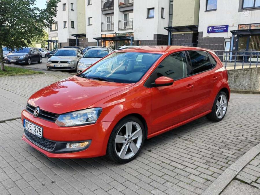 Sarkans Volkswagen Polo 2010 Viļņa, ar dzinēja tilpumu 1.60 L un nobraukumu 300 tūkst. km par 3350 €, foto 4 vietnē AUTOMOTO.COM.LV