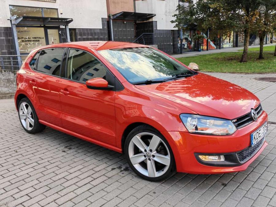 Sarkans Volkswagen Polo 2010 Viļņa, ar dzinēja tilpumu 1.60 L un nobraukumu 300 tūkst. km par 3350 €, foto 5 vietnē AUTOMOTO.COM.LV