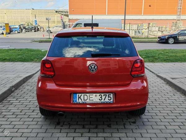 Volkswagen Polo 2010 Viļņa vietnē Sarkans Volkswagen Polo 2010 Viļņa, ar dzinēja tilpumu 1.60 L un nobraukumu 300 tūkst. km par 3350 €, foto 9 vietnē AUTOMOTO.COM.LV