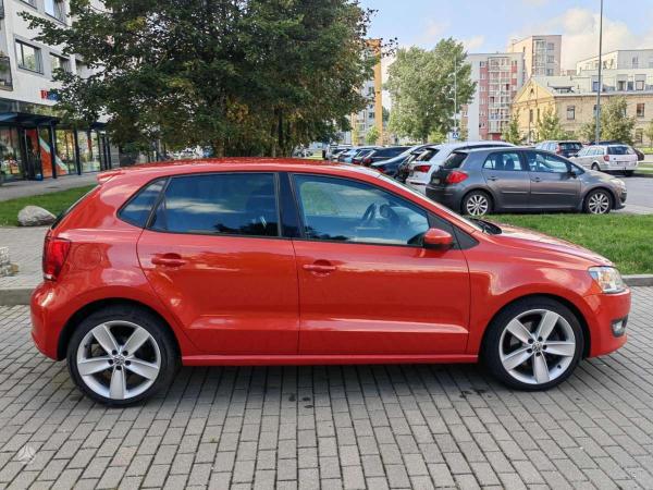Volkswagen Polo 2010 Viļņa vietnē Sarkans Volkswagen Polo 2010 Viļņa, ar dzinēja tilpumu 1.60 L un nobraukumu 300 tūkst. km par 3350 €, foto 10 vietnē AUTOMOTO.COM.LV